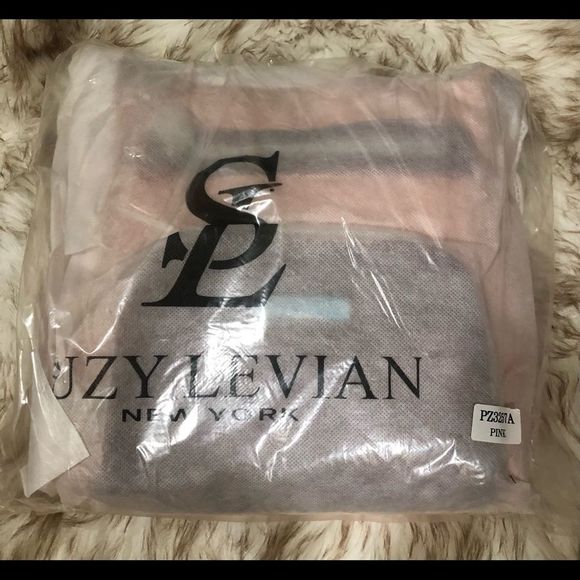 Suzy Levian | Bags | Suzy Levian Crossbody Handbag | Poshmark